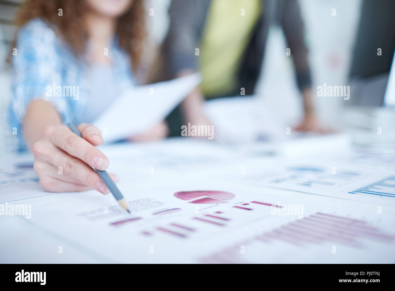 Pointing at paper Stock Photo - Alamy