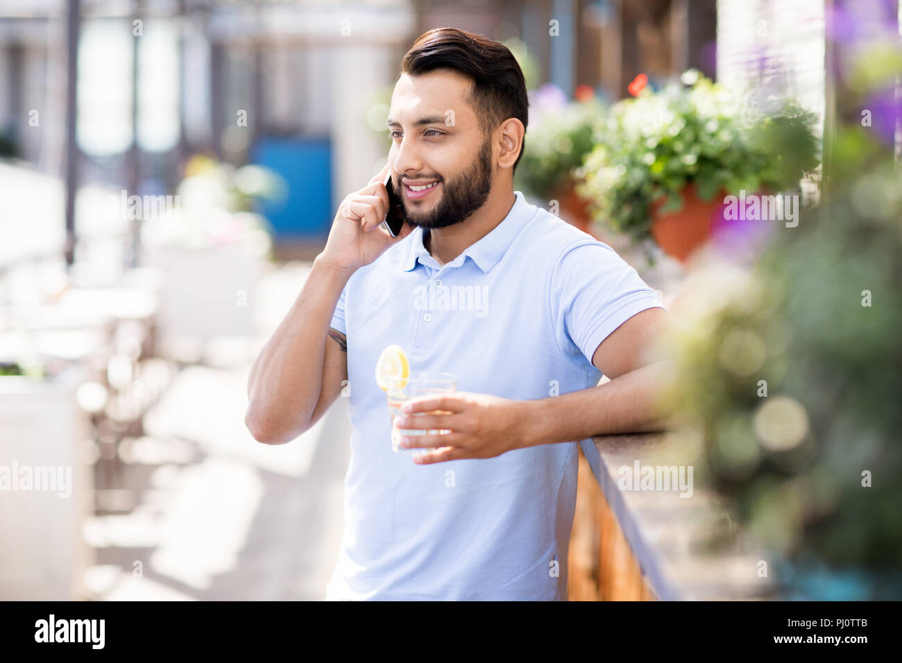 Middle eastern bar hi-res stock photography and images - Alamy