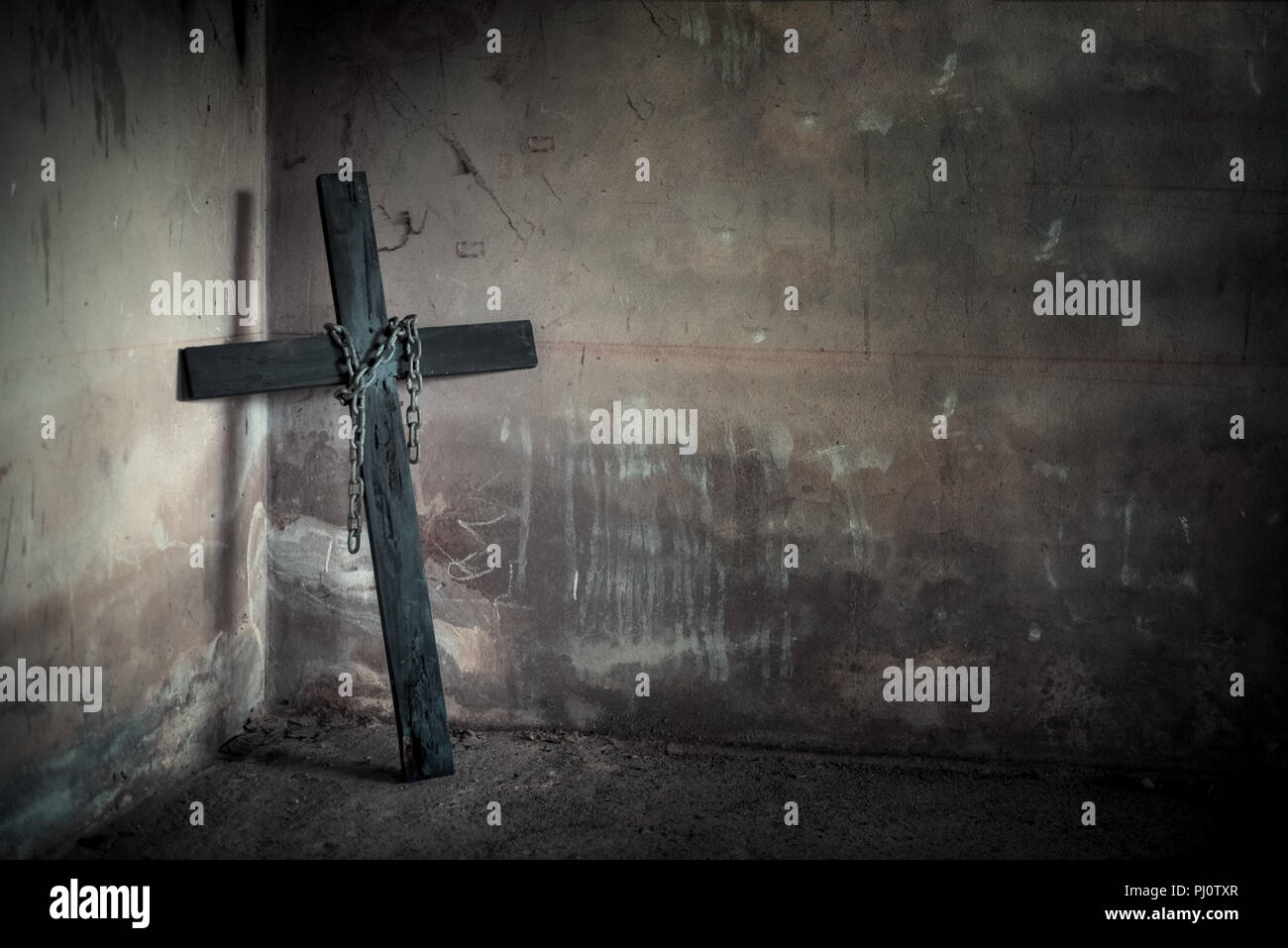 Jesus hanging cross dark hi-res stock photography and images - Alamy