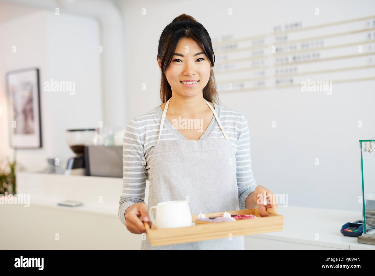Girl serving cafeteria hi-res stock photography and images - Alamy