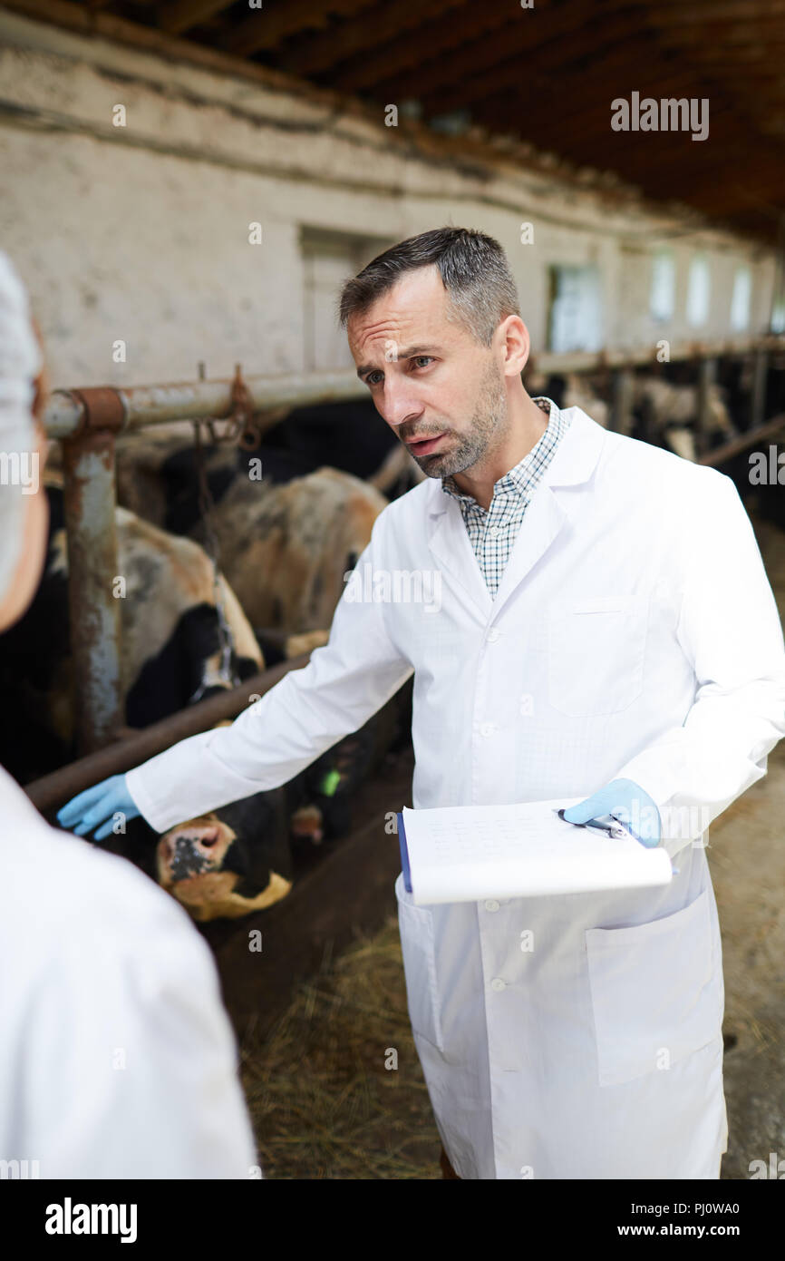 Mature farm hi-res stock photography and images - Alamy