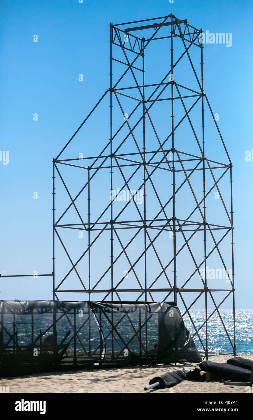 Stage construct hi-res stock photography and images - Alamy