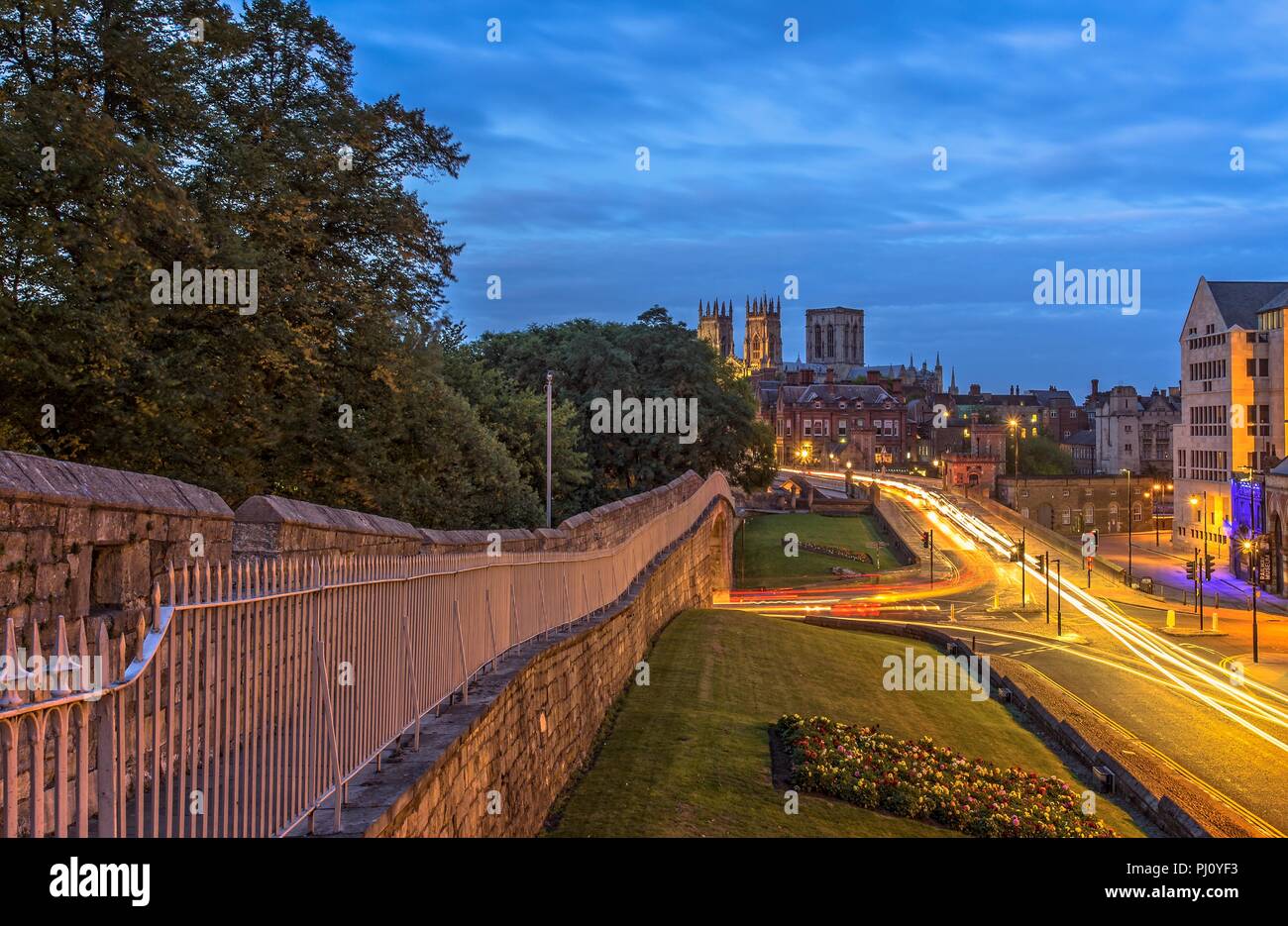 York city walls at night hi-res stock photography and images - Alamy