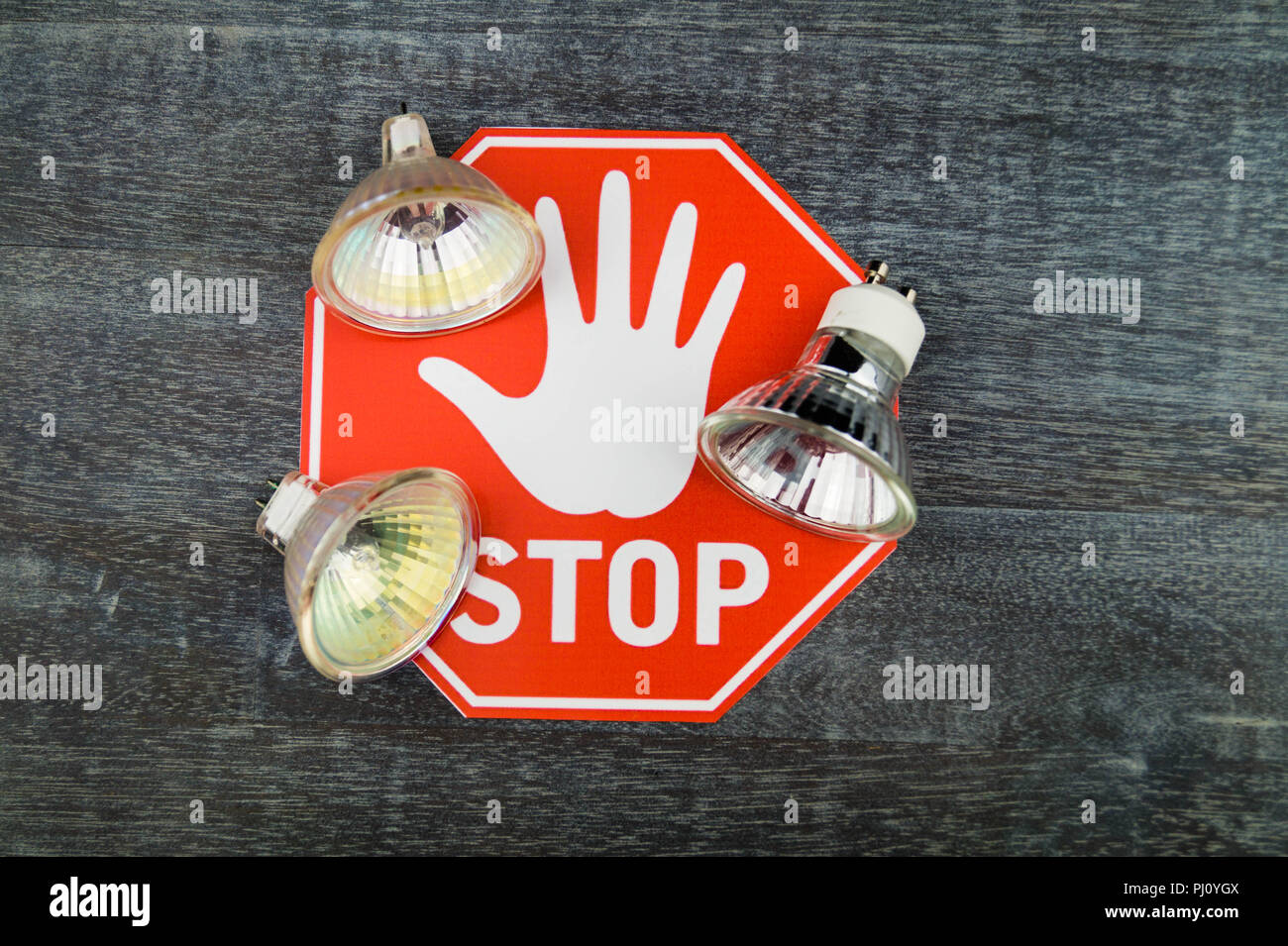 Idea bulb law icon hi-res stock photography and images - Alamy