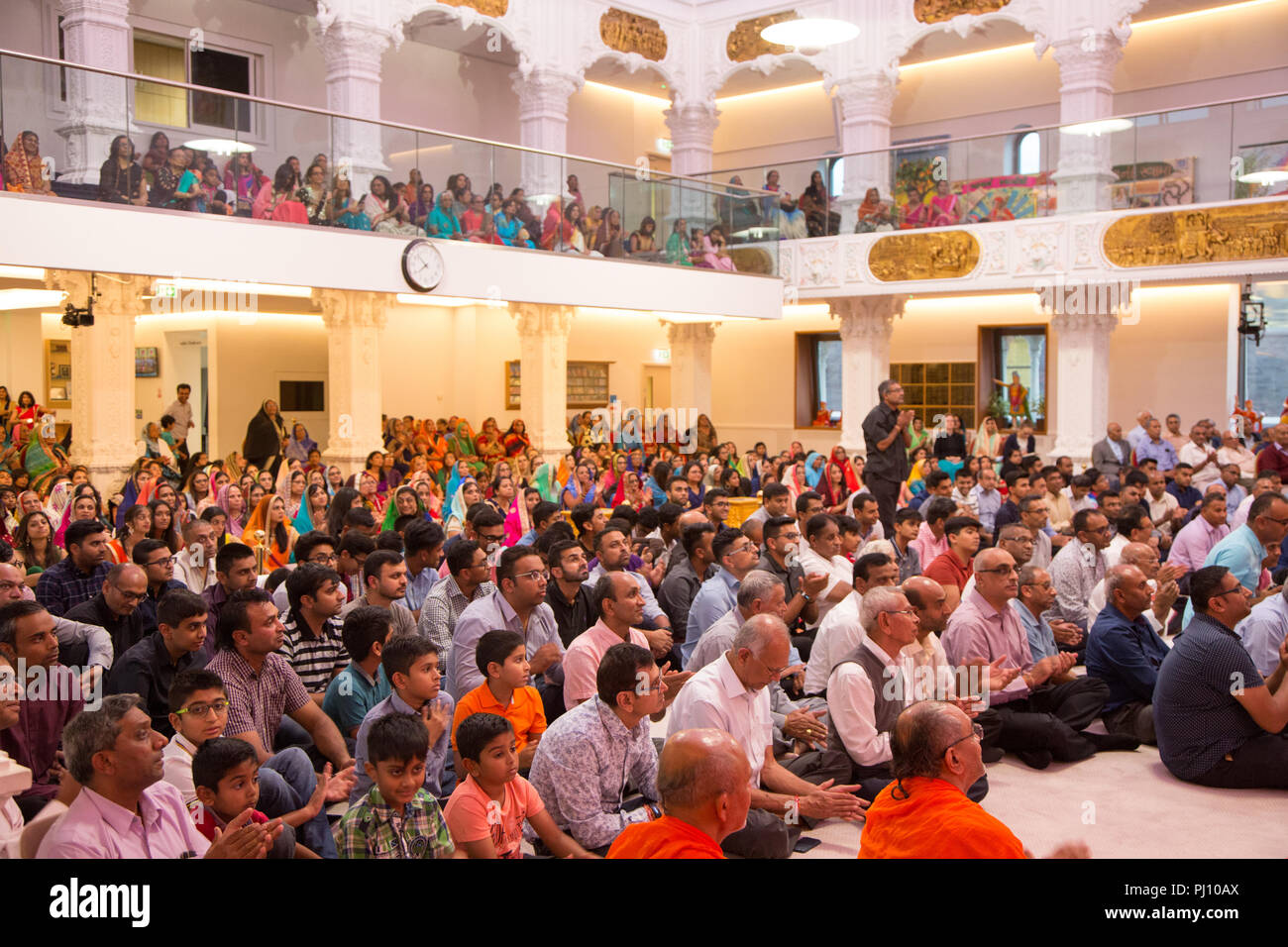 Swaminarayan hindu mandir temple hi-res stock photography and images ...