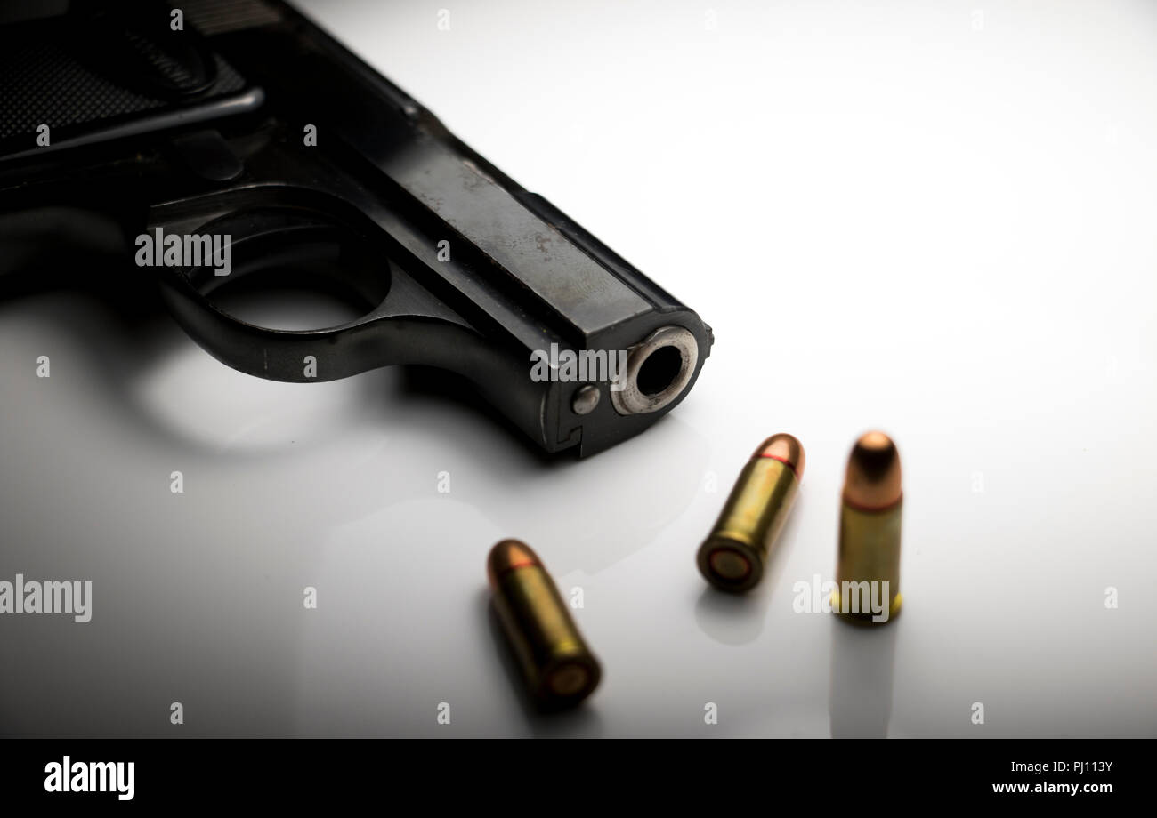 Bullets on a table hi-res stock photography and images - Alamy