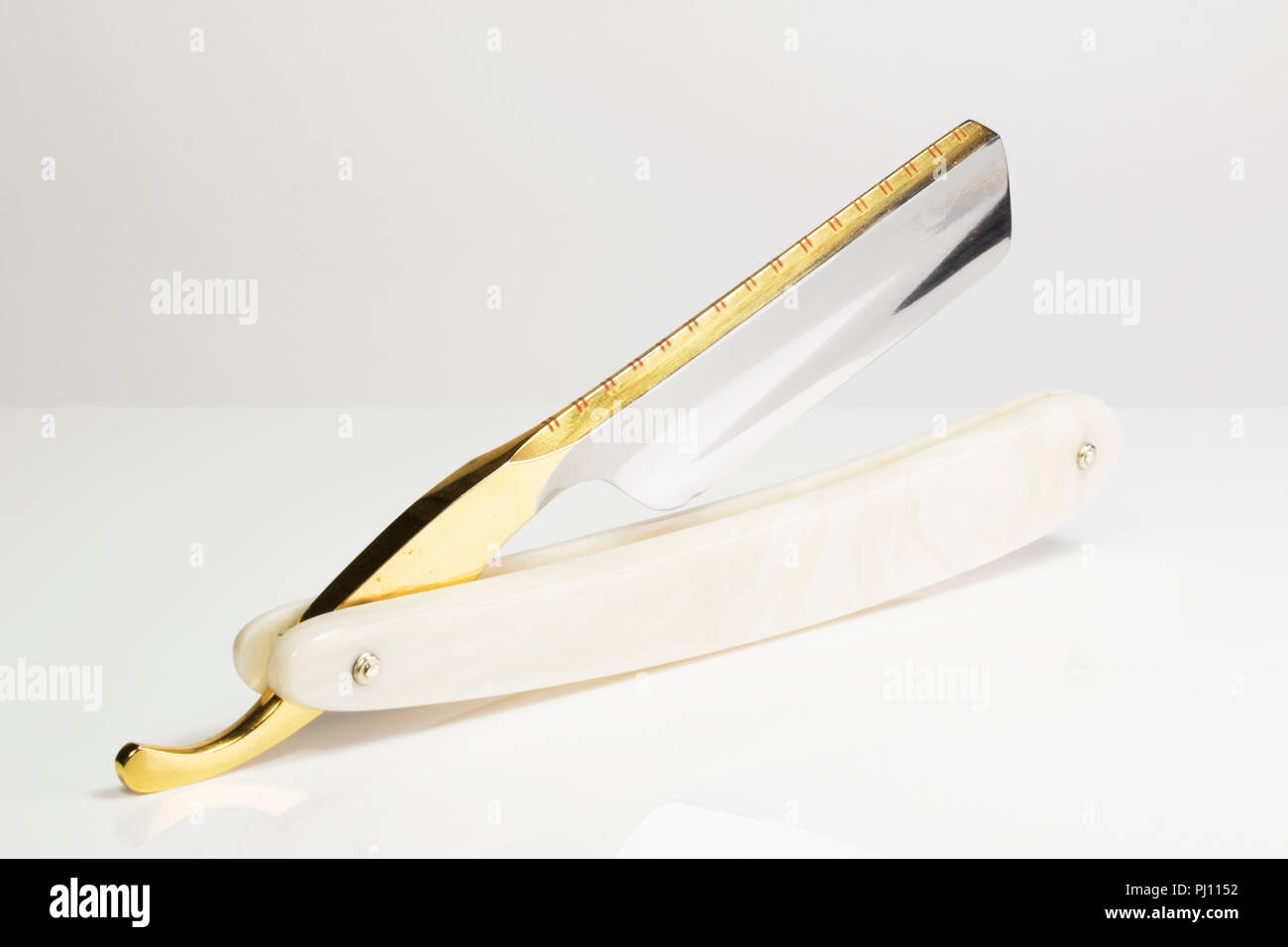 Vintage Razor Blade for Shaving. Wet Shave Straight Razor with gold ...