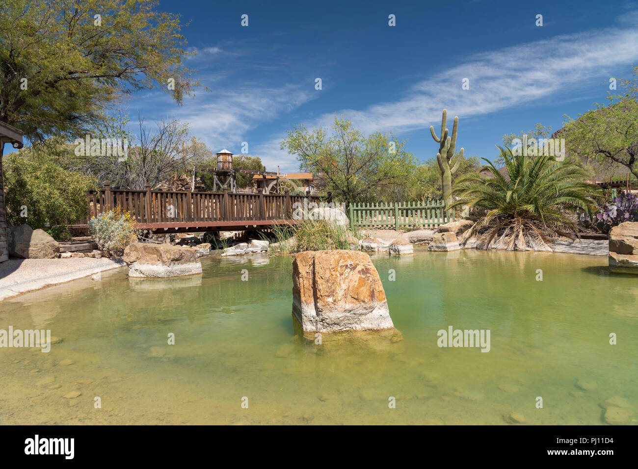 Water wheel in pond hi-res stock photography and images - Alamy