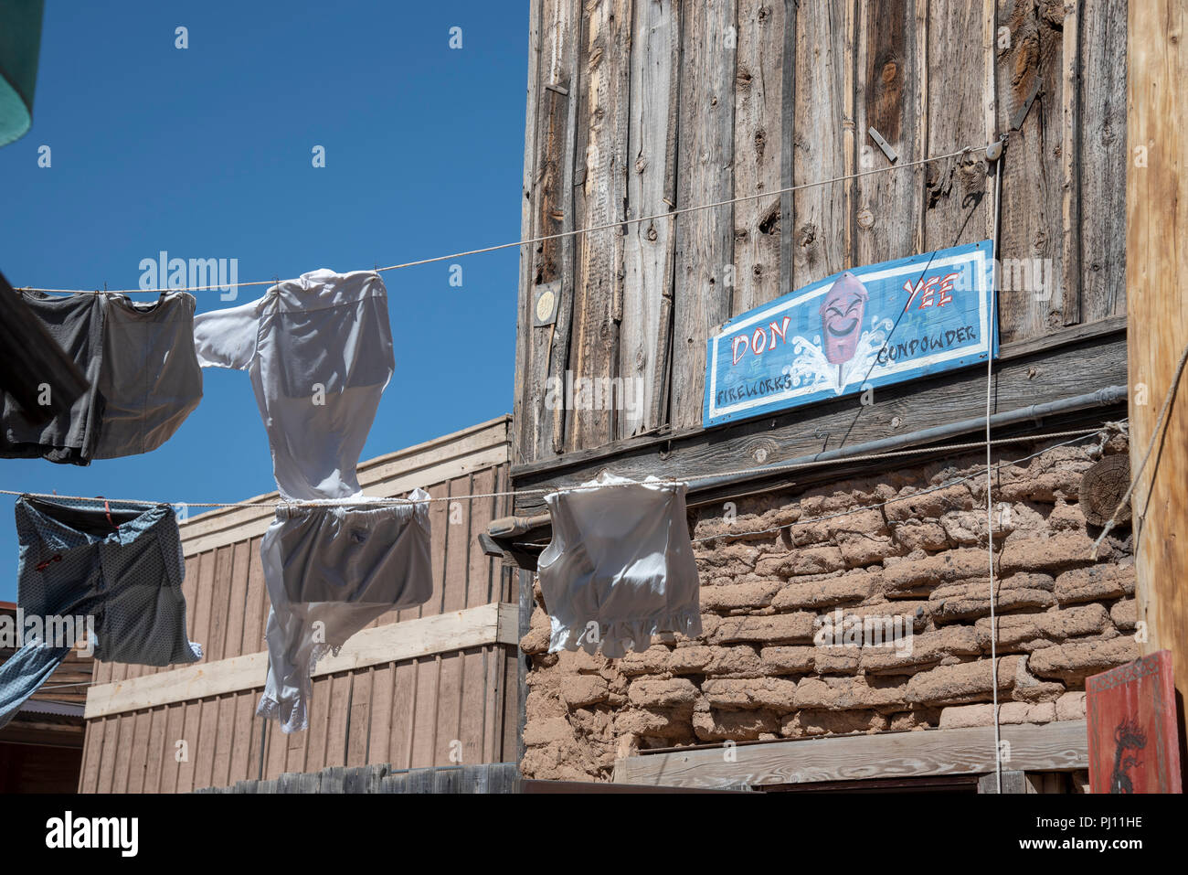 Old west hanging hi-res stock photography and images - Alamy