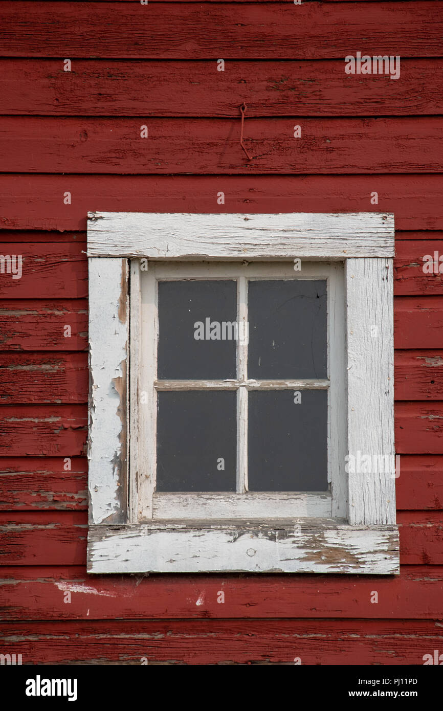 Red barn materials hi-res stock photography and images - Alamy