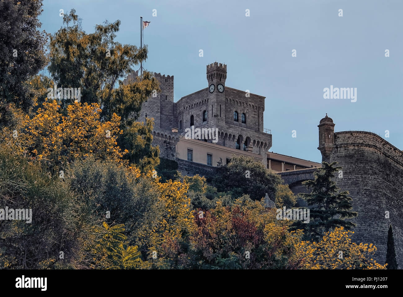 Monaco palace castle tower flag hi-res stock photography and images - Alamy