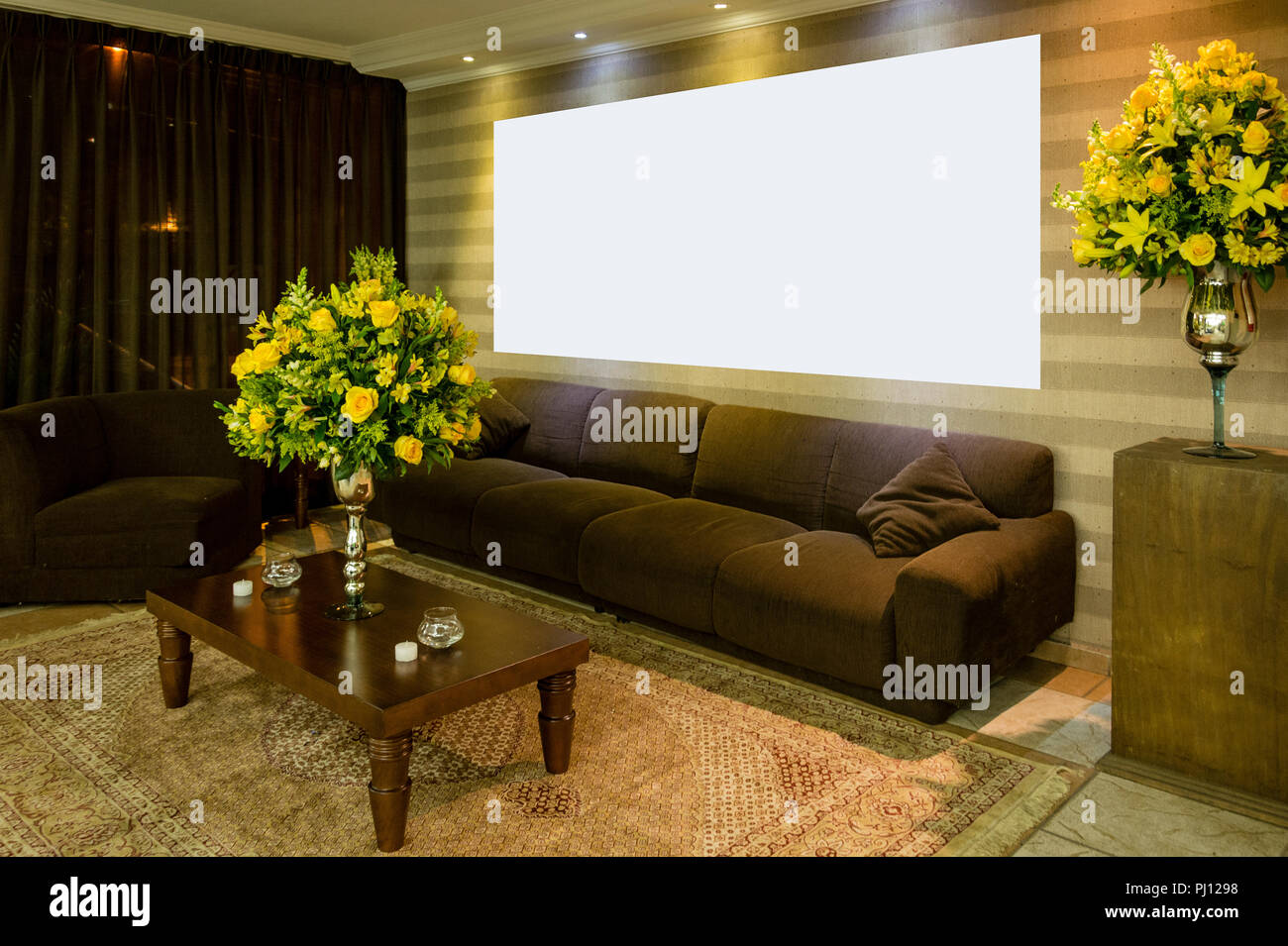 Museum front desk hi-res stock photography and images - Alamy