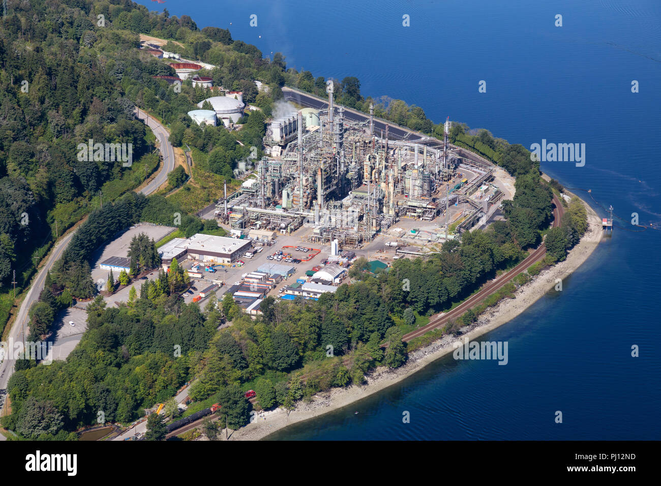 Oil refinery vancouver british columbia hi-res stock photography and ...