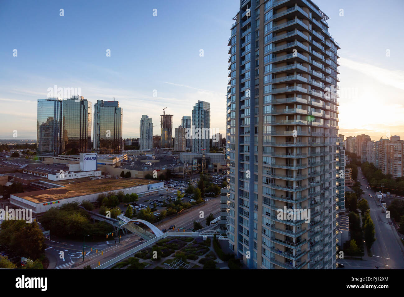 Metropolis parking lot hi-res stock photography and images - Alamy