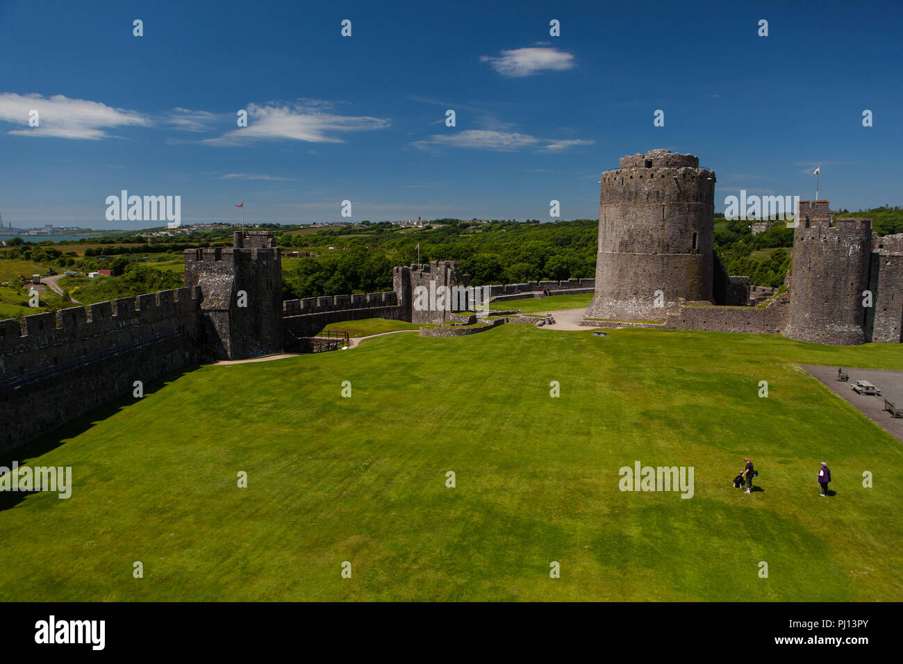 Pembroke castle wales hi-res stock photography and images - Alamy