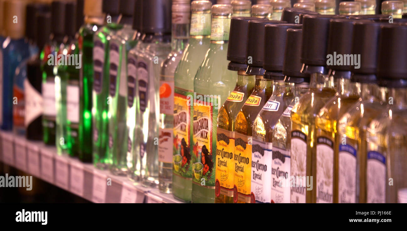 Beverages supermarket hi-res stock photography and images - Alamy