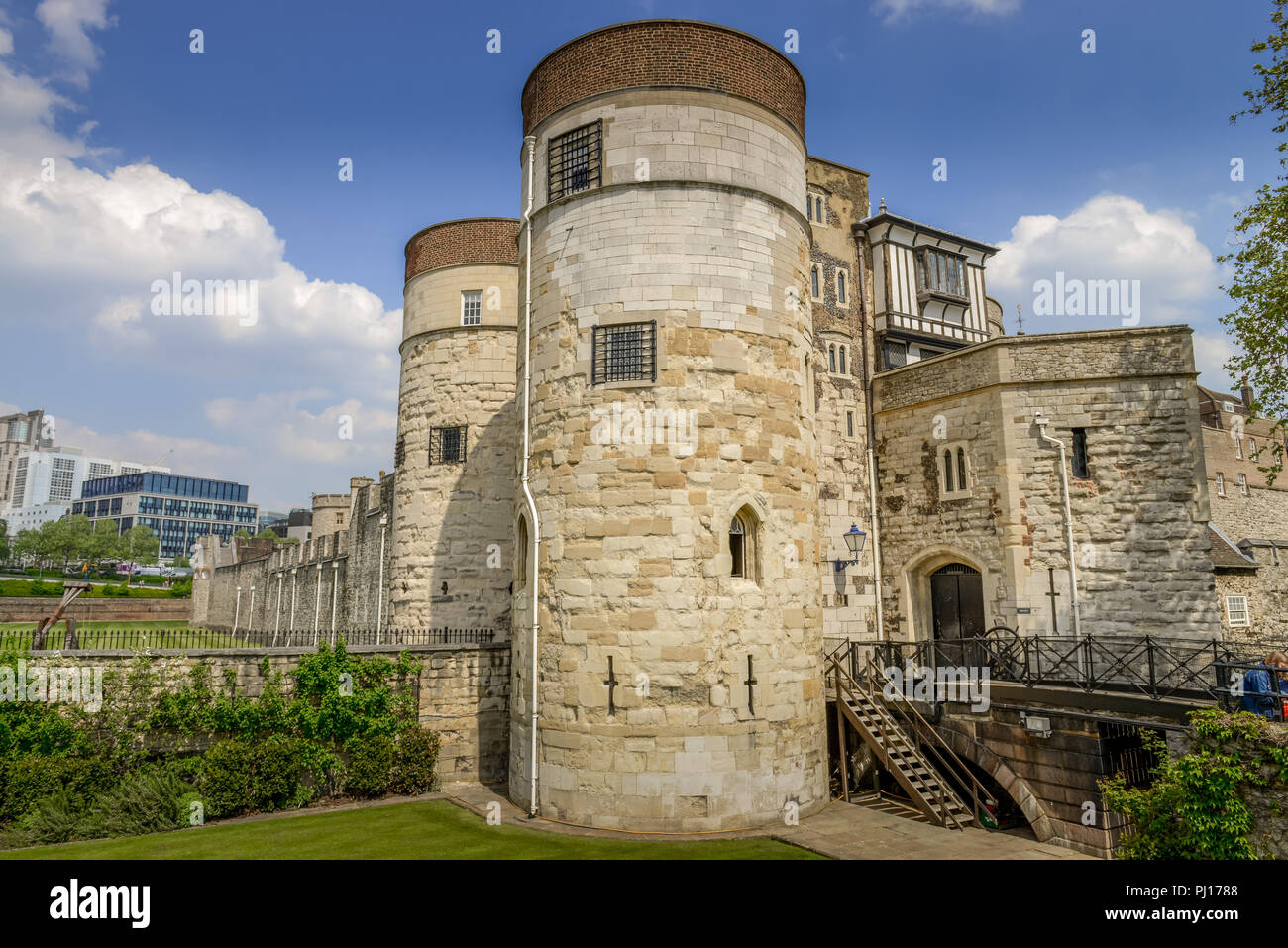 Byward tower hi-res stock photography and images - Alamy