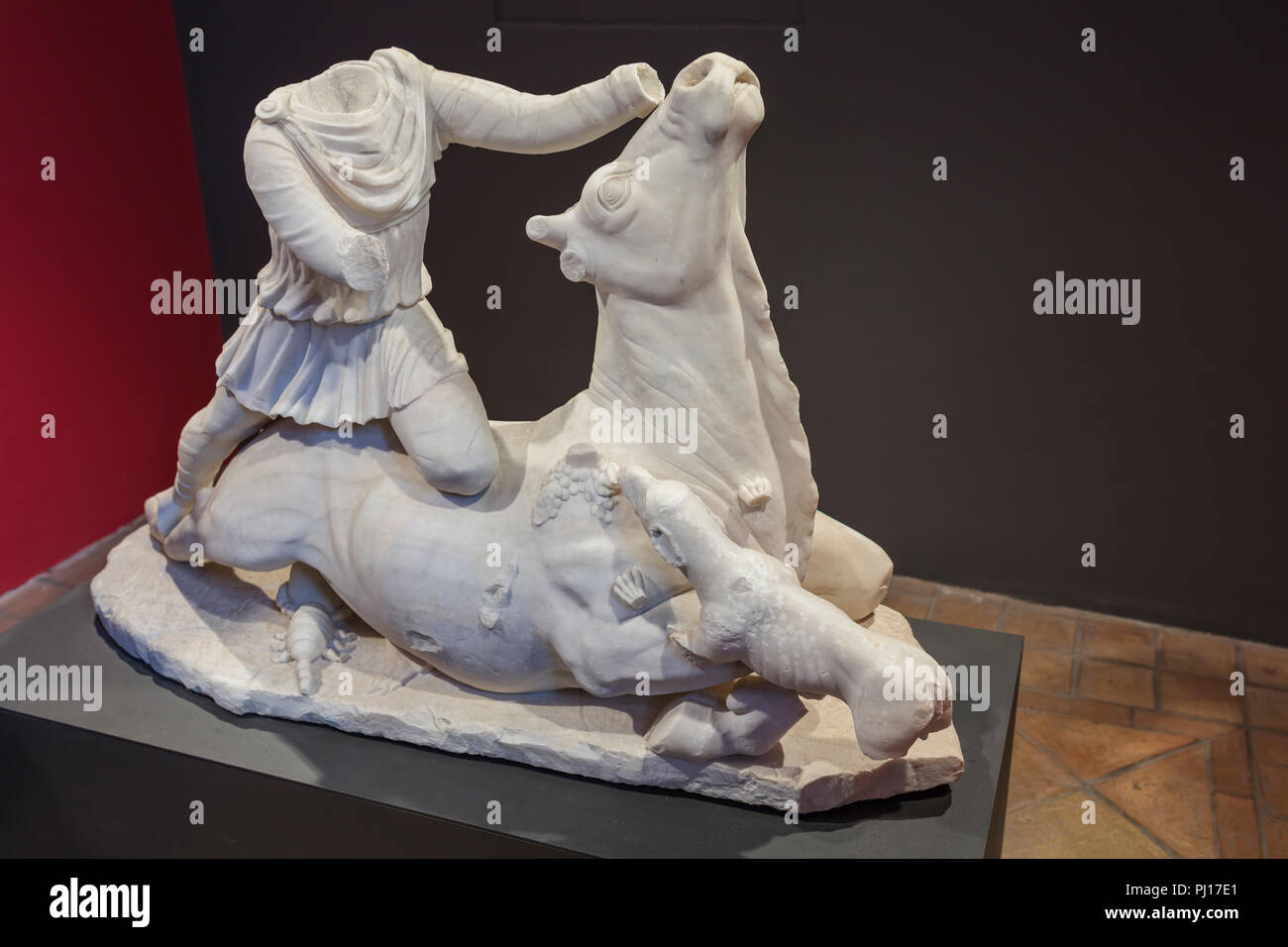 Statue of mithras hi-res stock photography and images - Alamy