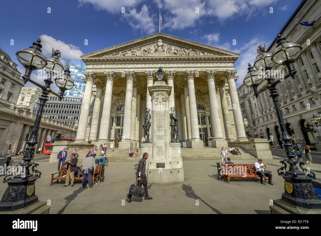 Threadneedle st london hi-res stock photography and images - Alamy