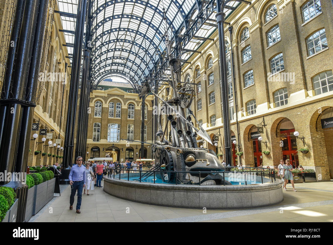 Hays galleria shopping centre hi-res stock photography and images - Alamy