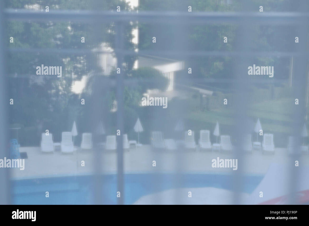 Bright light window curtain hi-res stock photography and images - Alamy