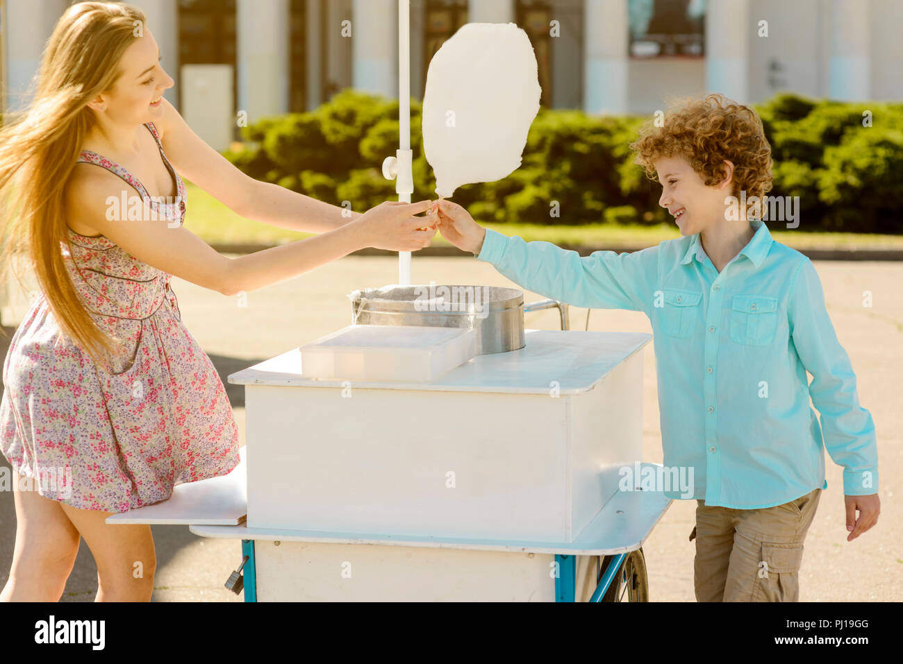 Taking the order at the sales point Stock Photo - Alamy