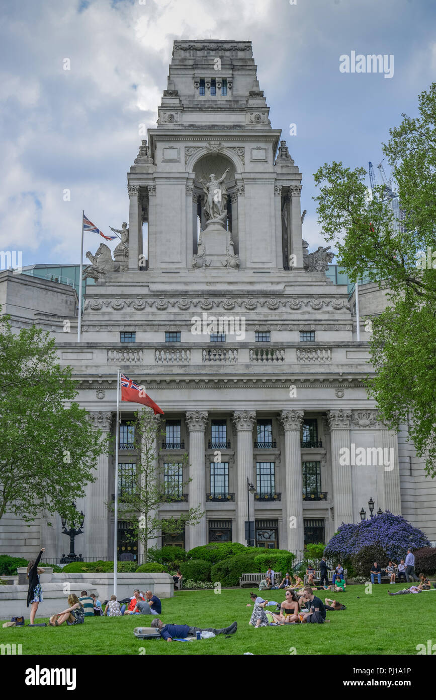 Four Seasons Hotel, Trinity Square, London, England, Grossbritannien ...