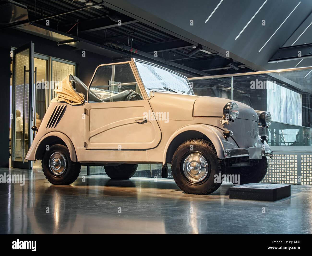 He s3 engine hi-res stock photography and images - Alamy