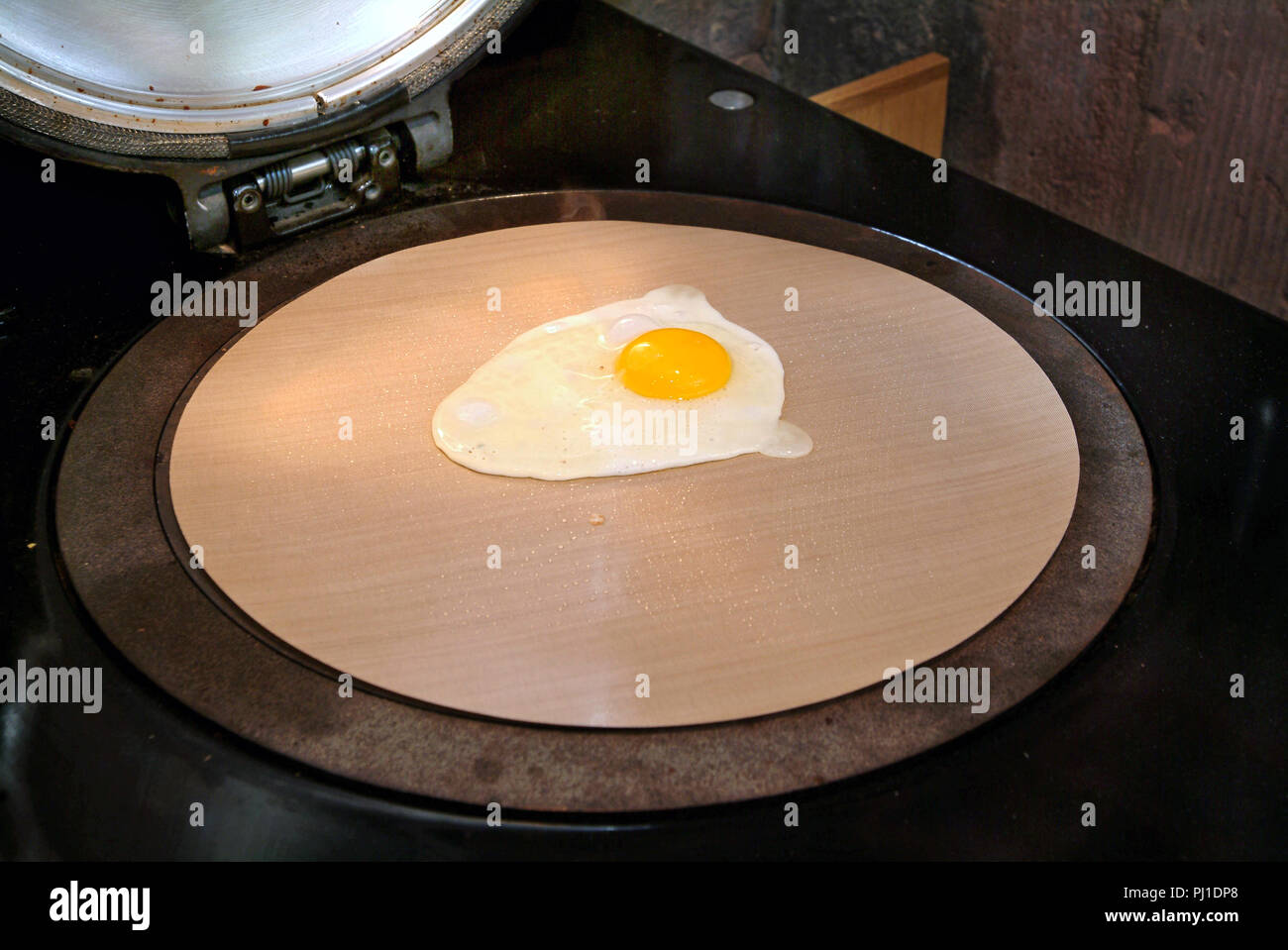 Aga expert Amy Willcock cooking breakfast and Yorkshire pudding with ...