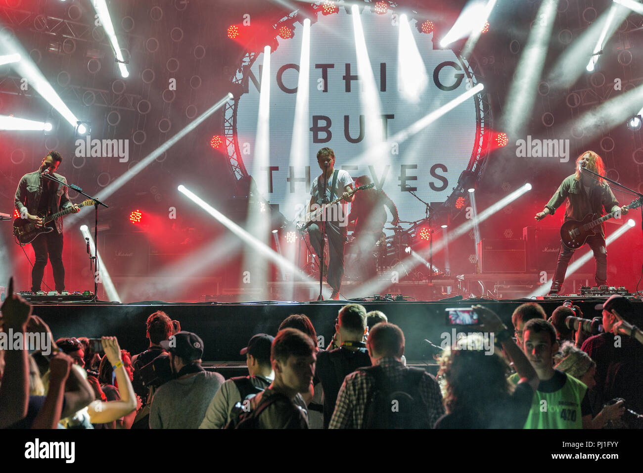 Nothing but thieves vocalist hi-res stock photography and images - Alamy