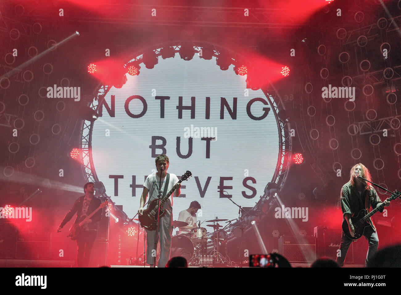 Nothing but thieves vocalist hi-res stock photography and images - Alamy
