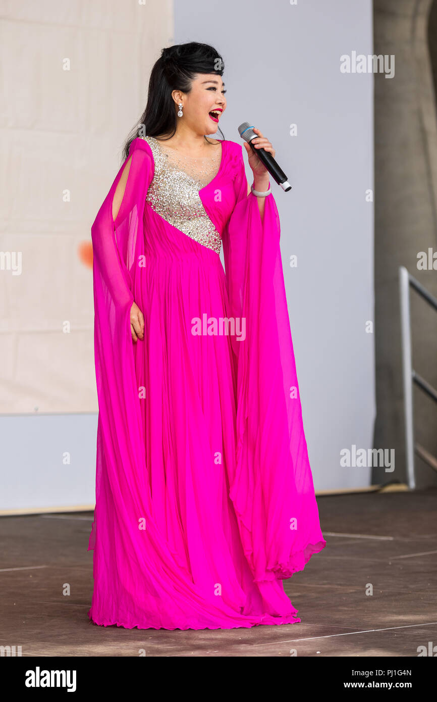 Chinese female singer hi-res stock photography and images - Alamy