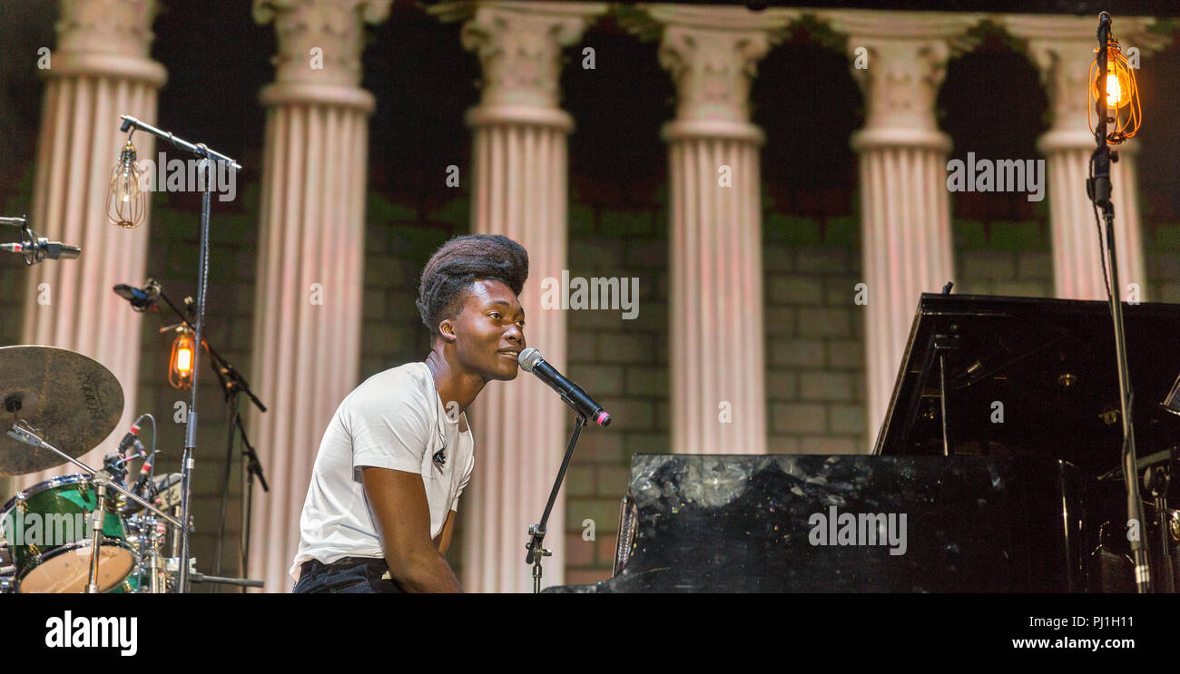 Yamaha drums hi-res stock photography and images - Alamy