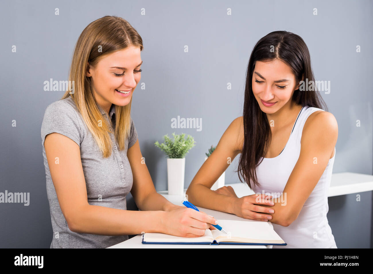 Gym reception membership hi-res stock photography and images - Alamy