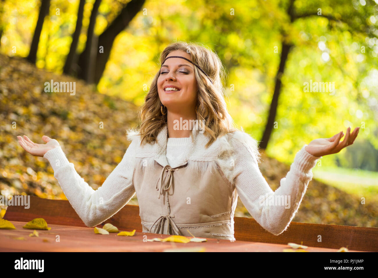 Arms outstreched hi-res stock photography and images - Alamy
