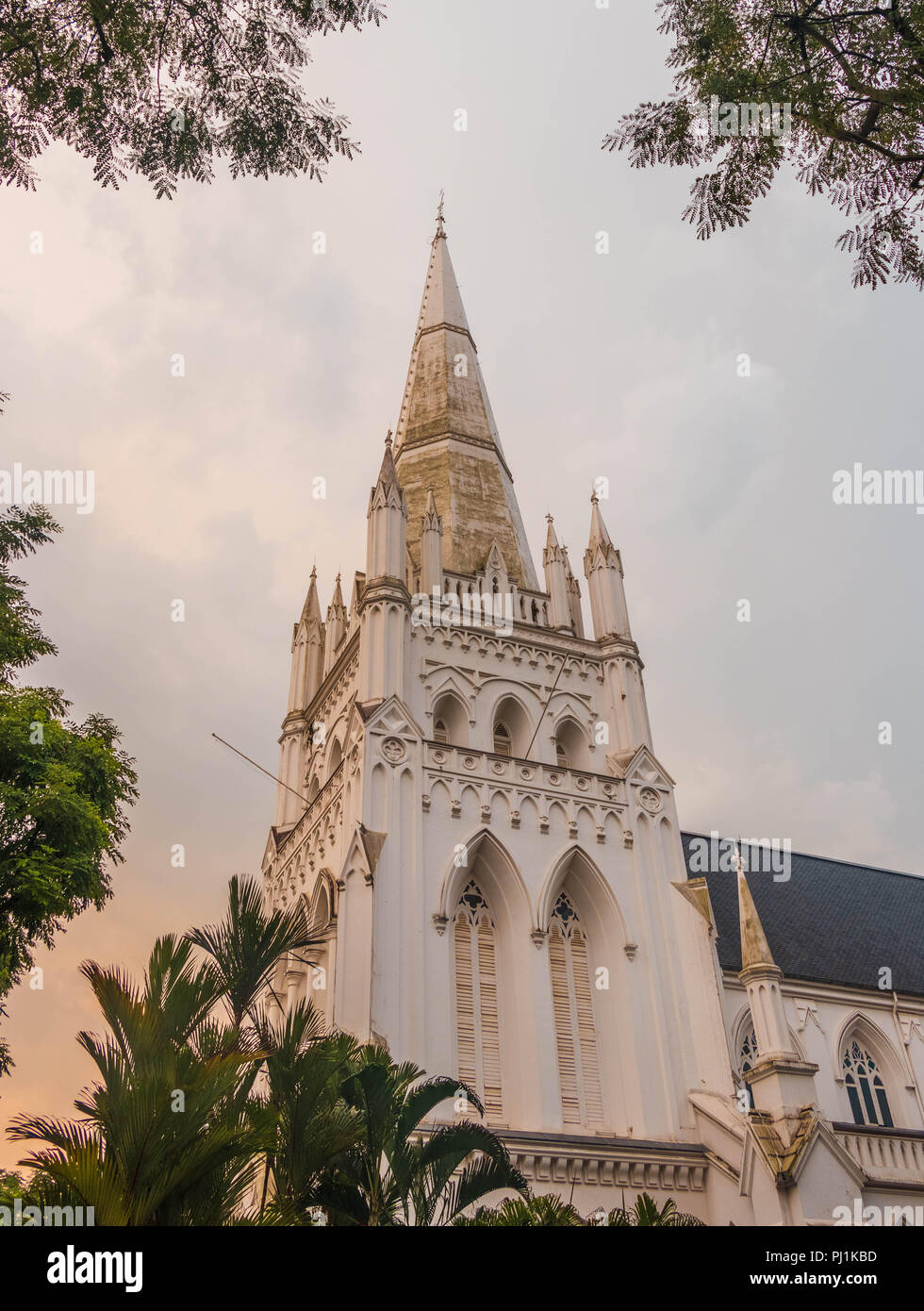 St. andrew's cathedral in singapore hi-res stock photography and images ...