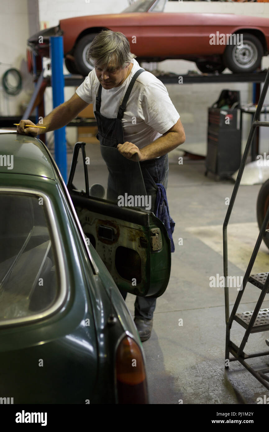 Mechanic dungarees hi-res stock photography and images - Alamy