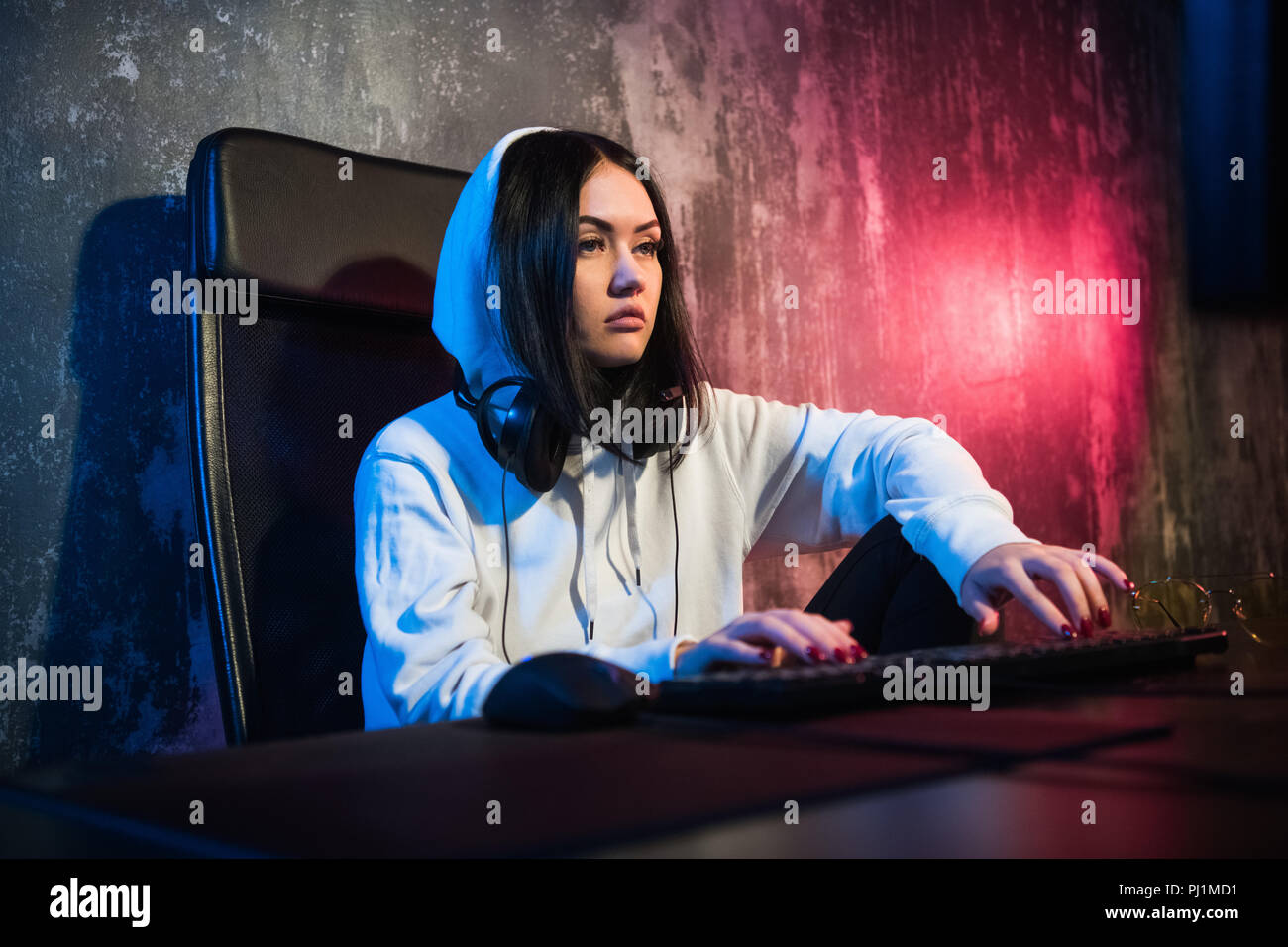 Woman in green robe hi-res stock photography and images - Alamy