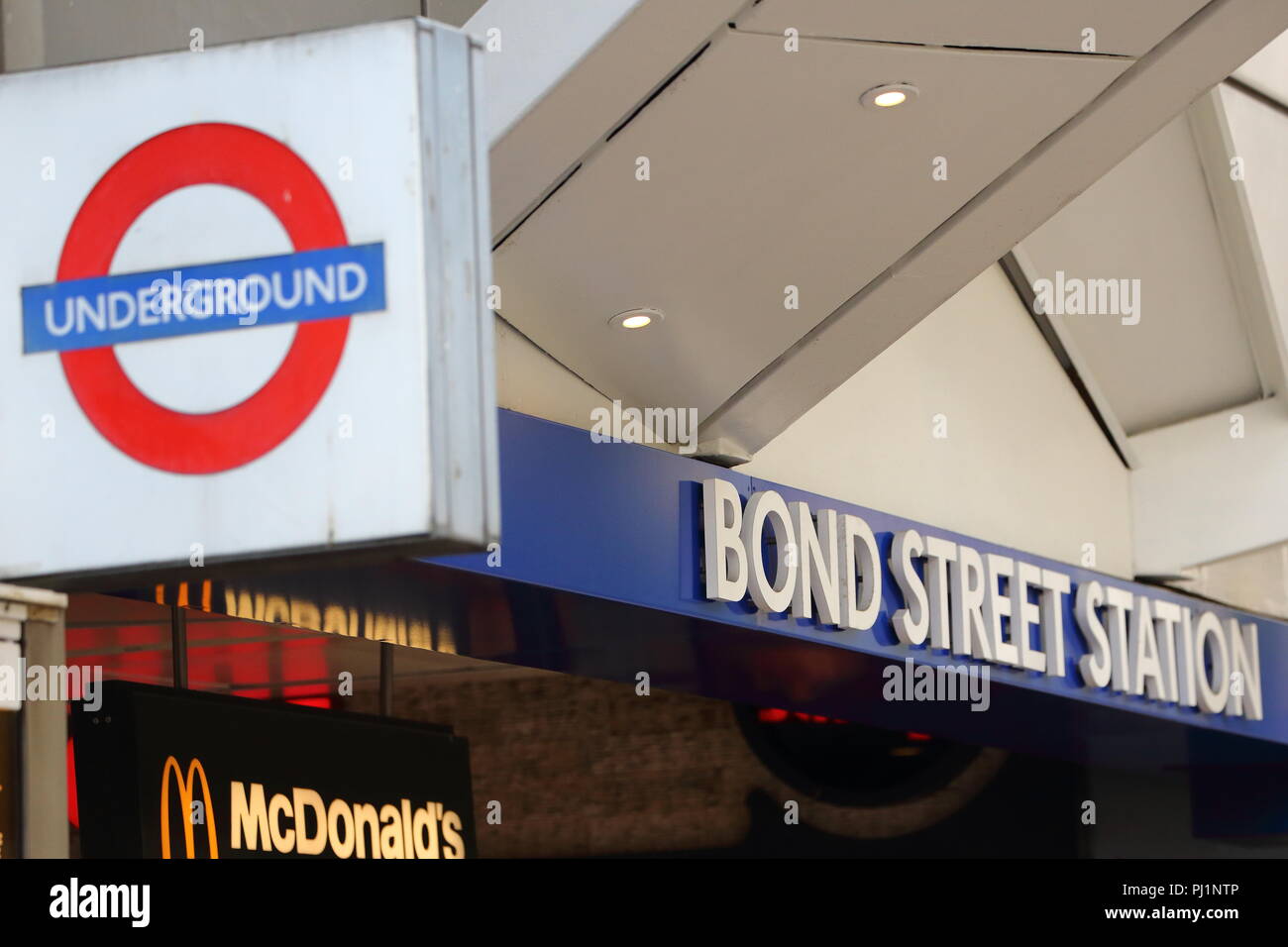 Bond street underground station hi-res stock photography and images - Alamy