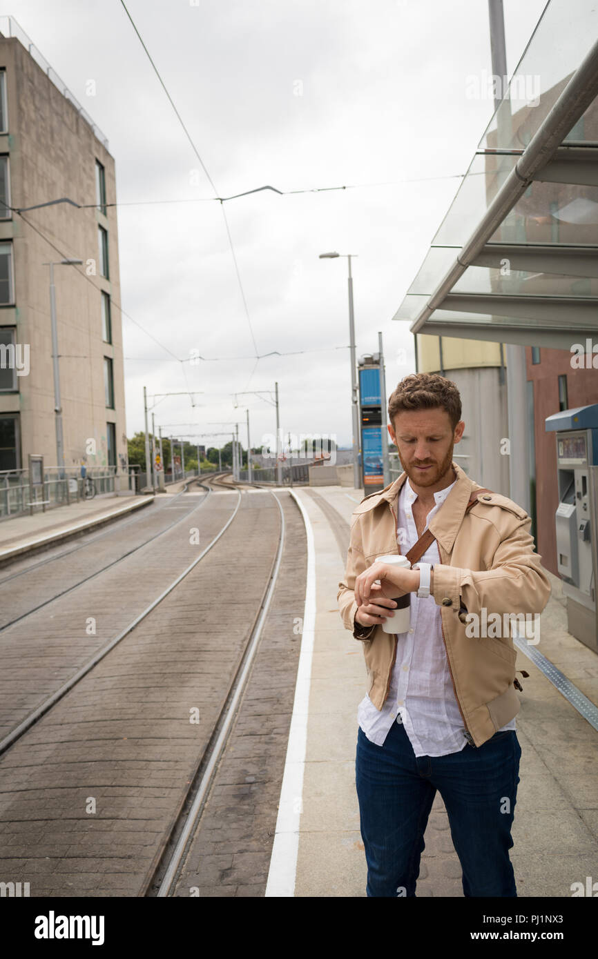 Checking track hi-res stock photography and images - Alamy