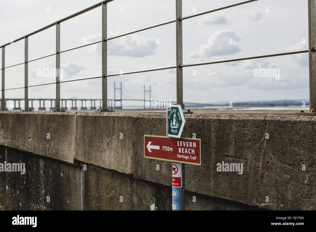 Forgotten pathway hi-res stock photography and images - Alamy