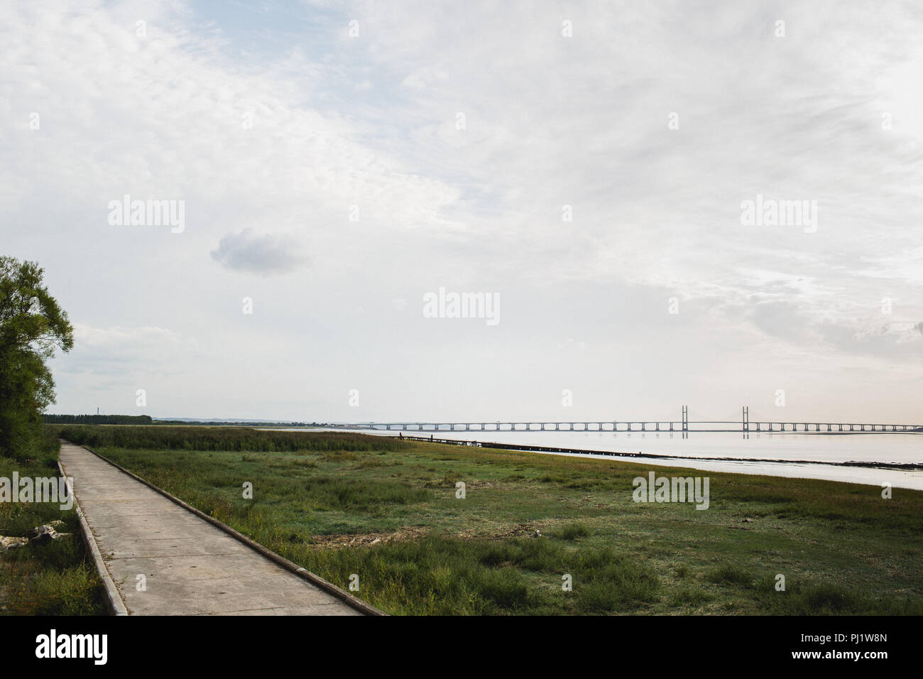 Severn way footpath hi-res stock photography and images - Alamy