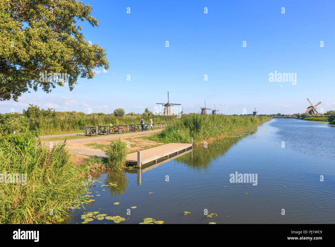 Kinderdijk village hi-res stock photography and images - Alamy
