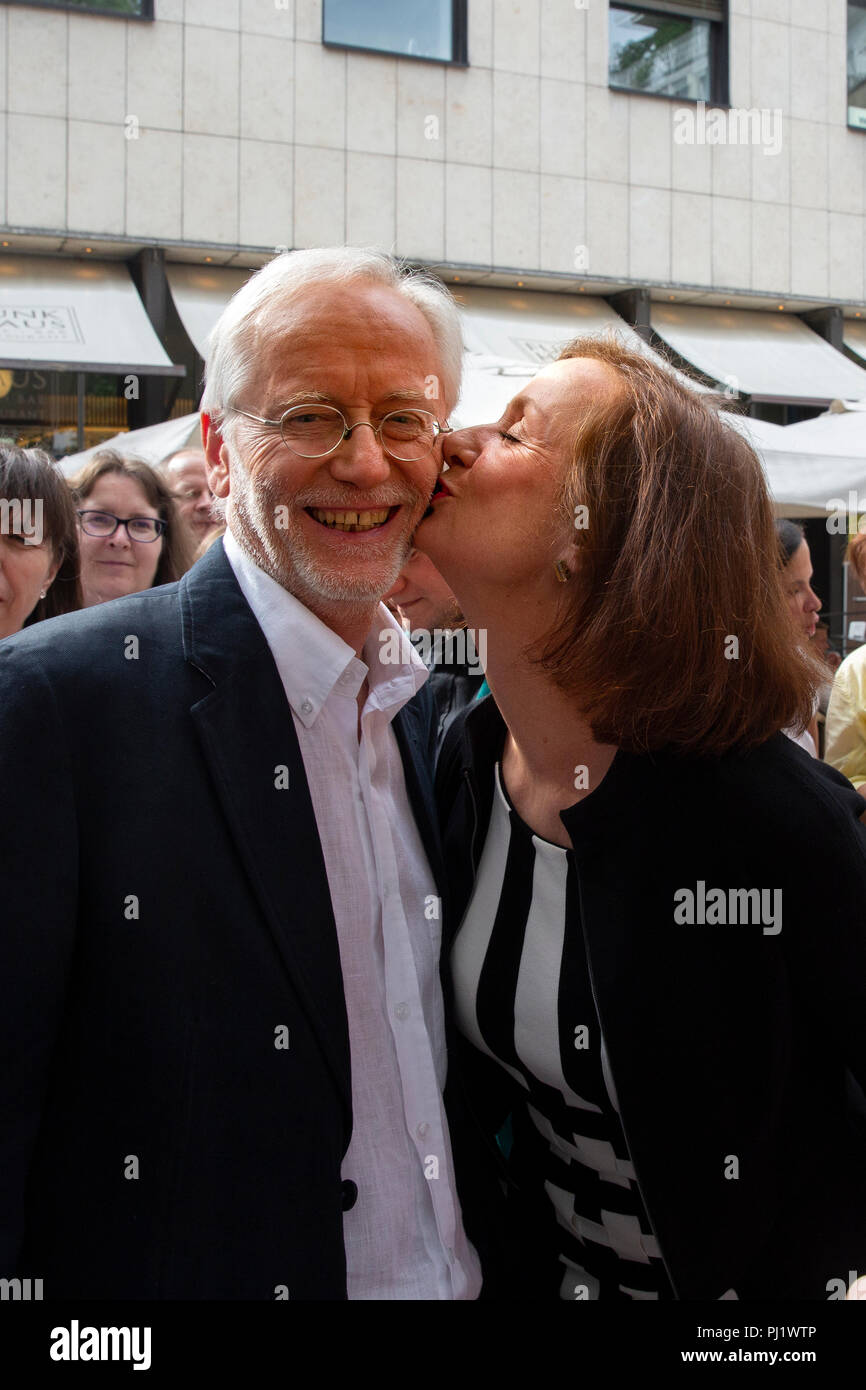 Joachim H. Luger als HANS BEIMER und lrene Fischer als ANNA ZIEGLER ...