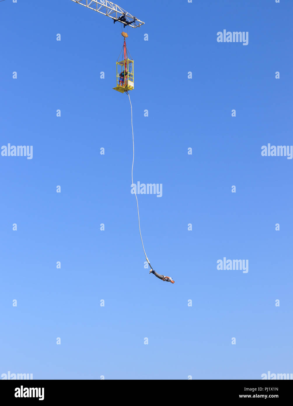 Bungee jumping man hi-res stock photography and images - Alamy