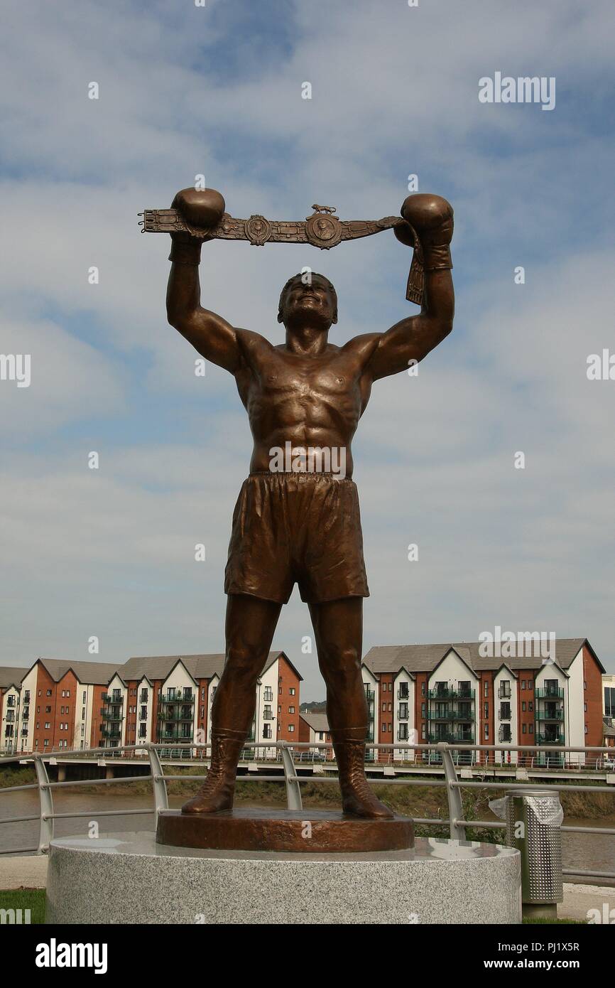 Statue of British Heavyweight Boxing Champion David Bomber Pearce ...