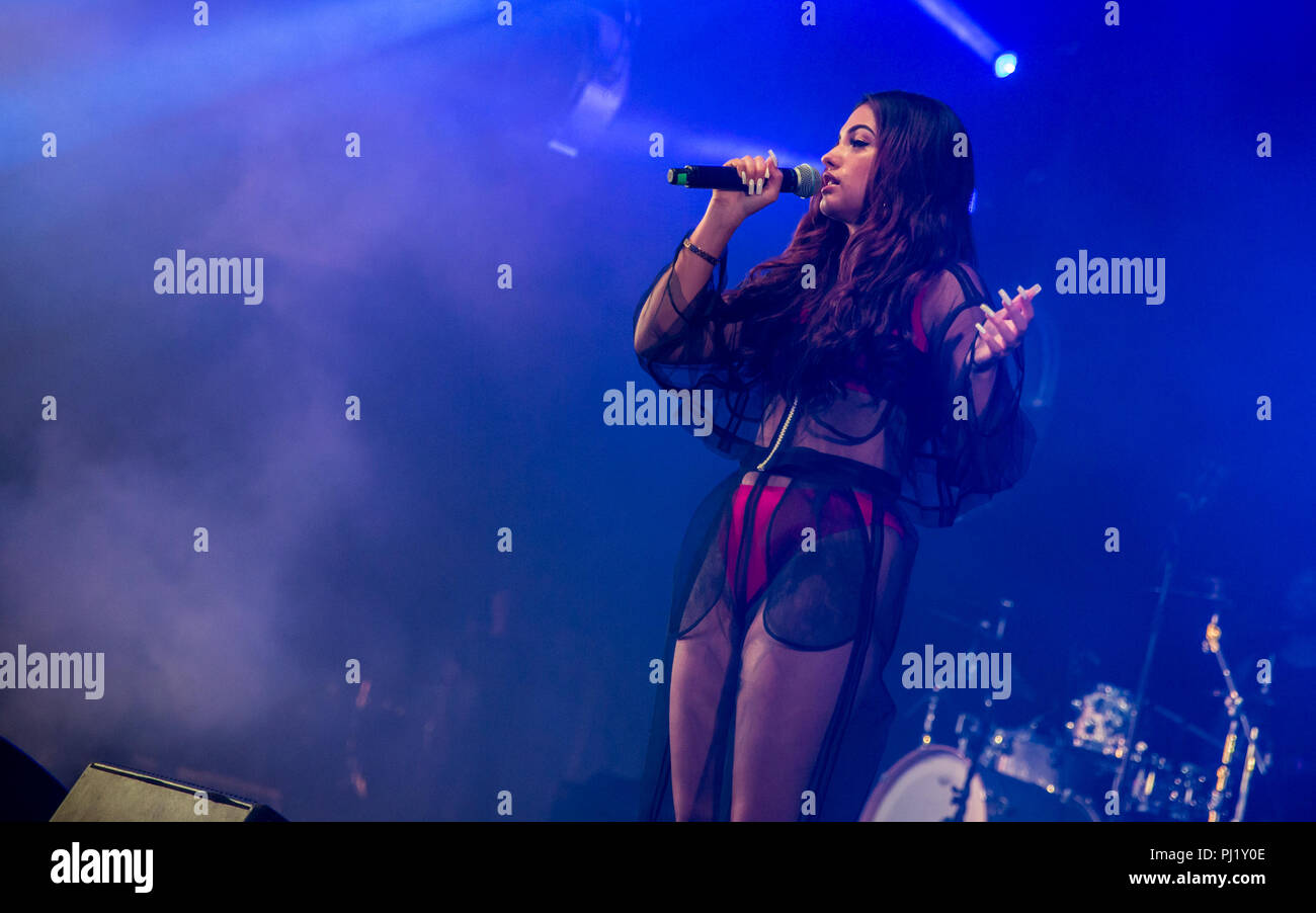 Mabel singer 2018 hi-res stock photography and images - Alamy