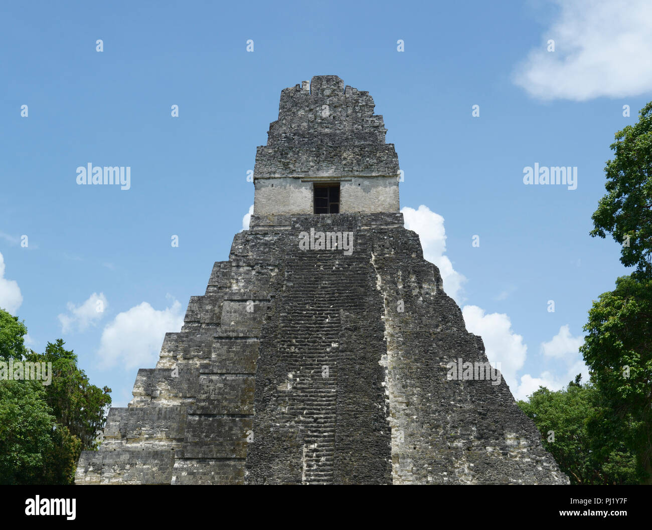 Great ancient mayan temple hi-res stock photography and images - Alamy