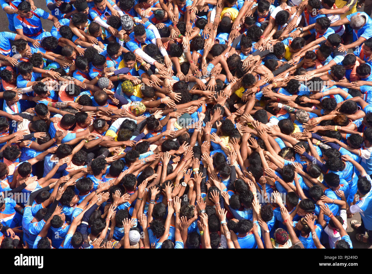 Dahi handi pyramid hi-res stock photography and images - Alamy