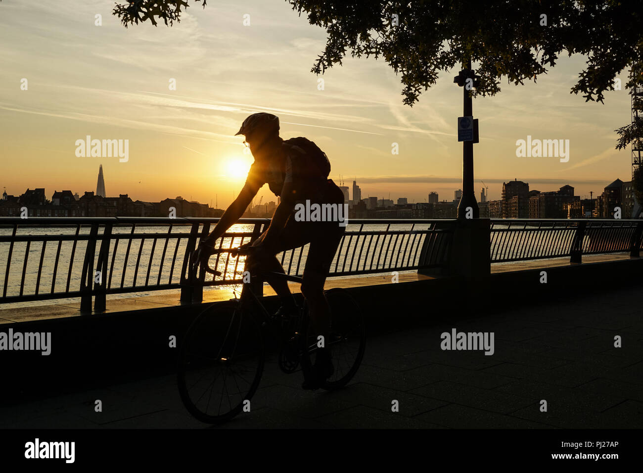 Thames path cycling in london hi-res stock photography and images - Alamy